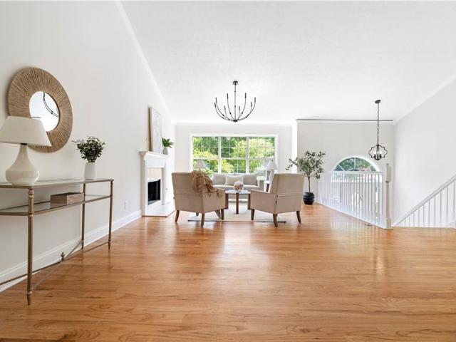 870 Long Branch Circle