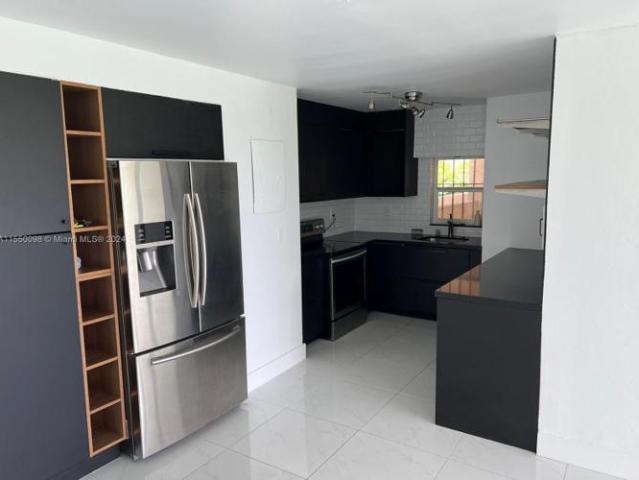 870 NW 87th Ave #202, Miami, FL 33172