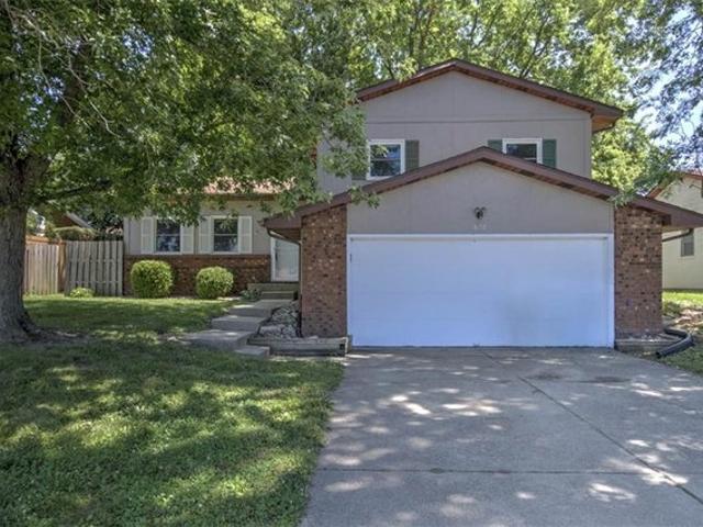 870 S Green Meadow Dr, Decatur, IL 62521