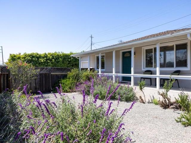 870 Portola Dr, Del Rey Oaks, CA 93940