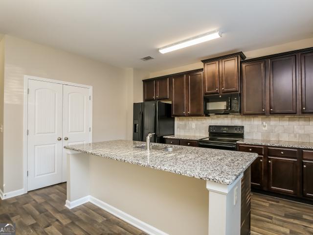 870 Walnut Woods Drive
