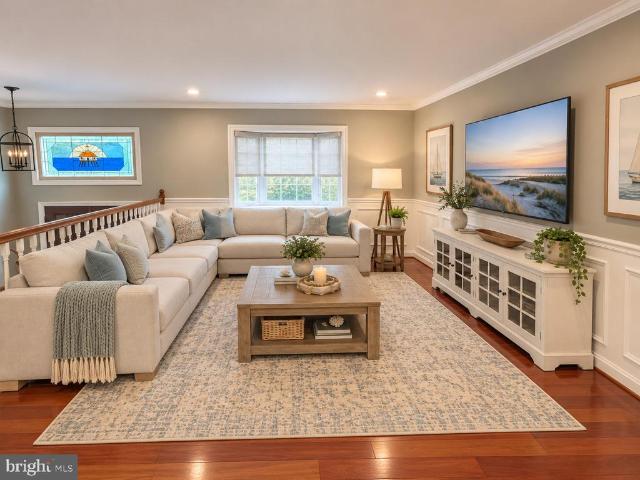 870 Twin Harbor Drive