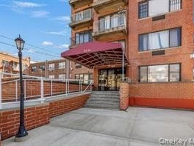 8714 57th Rd Ph A, Elmhurst, NY 11373