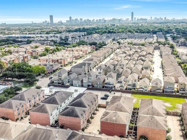 8715 Meadowcroft Dr Unit 1102, Houston, TX 77063