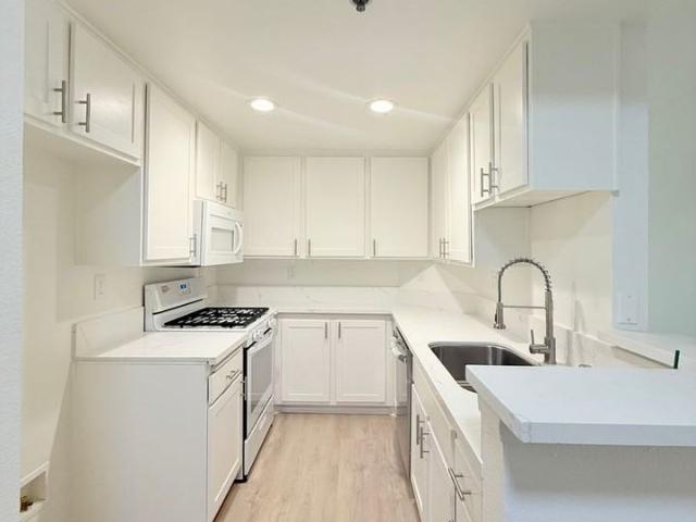 8715 Burton Way 2 Bedroom Apartment for Rent at 8715 Burton Way, Los Angeles, CA 90048 Mid City West