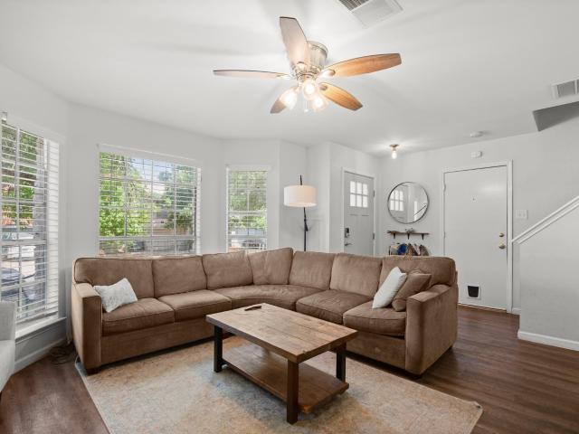 8715 Dandelion Trl