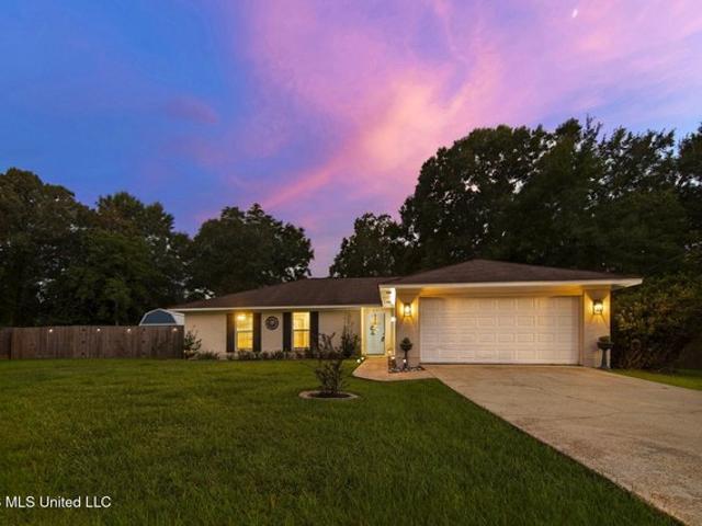 8715 Pine Ridge Blvd, Diamondhead, MS 39525