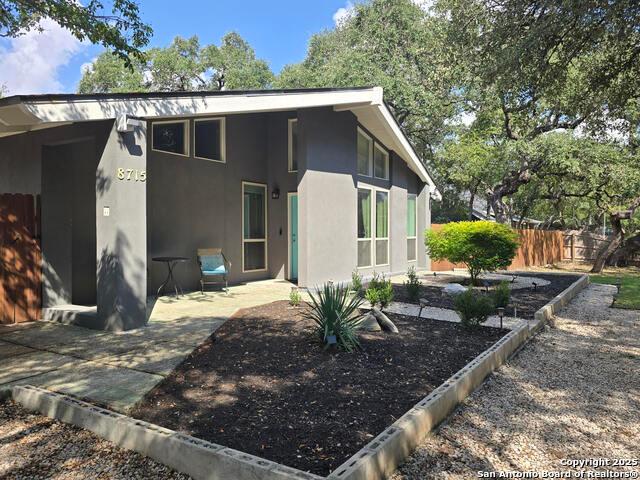 8715 Post Oak