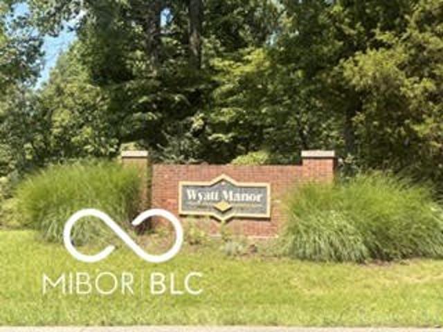 8716 Winslow Ct, Columbus, IN 47201