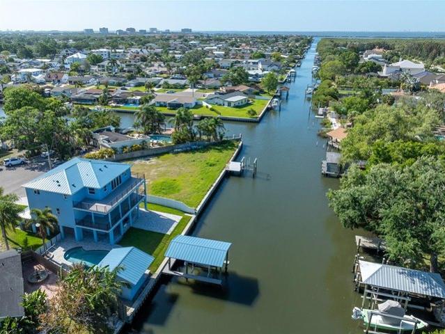 8717 Driftwood Dr, Tampa, FL 33615