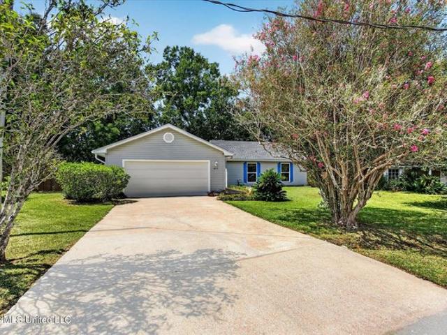 8717 Pine Ridge Blvd, Diamondhead, MS 39525