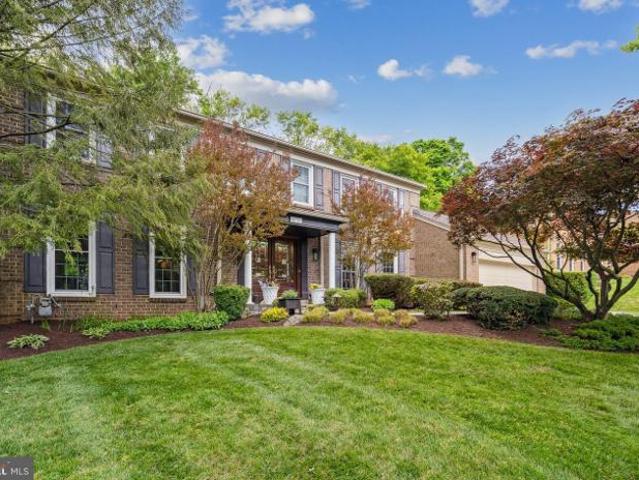 8717 Wandering Trail Dr, Potomac, MD 20854
