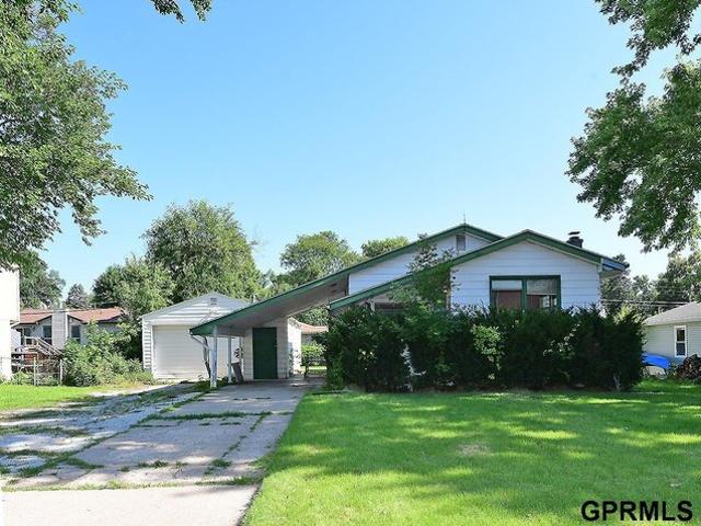 8718 Hamilton St, Omaha, NE 68114