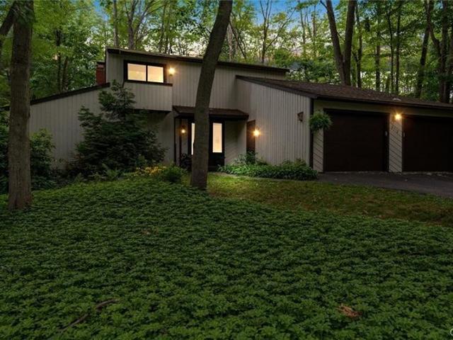 8718 Radburn Dr, Baldwinsville, NY 13027