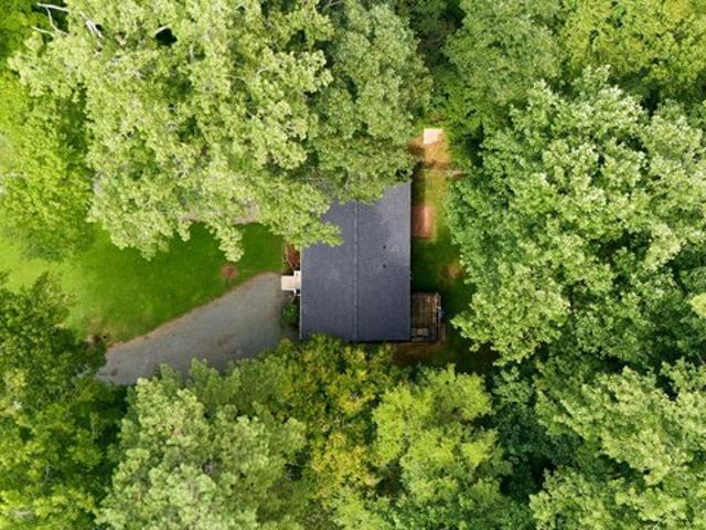 8718 Rollingwood Rd, Chapel Hill, NC 27516