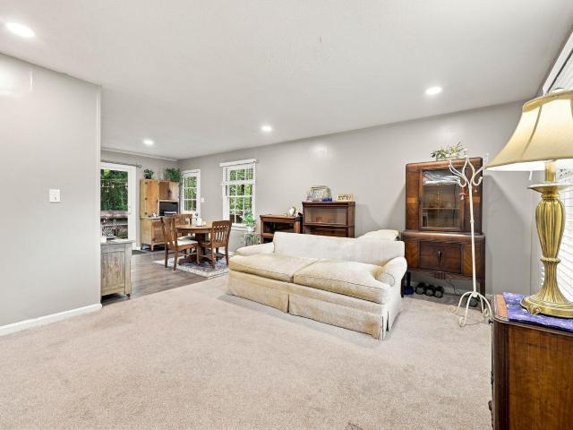 8718 Rollingwood Road
