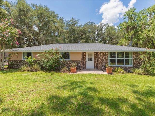8719 Handcart Rd, Wesley Chapel, FL 33545