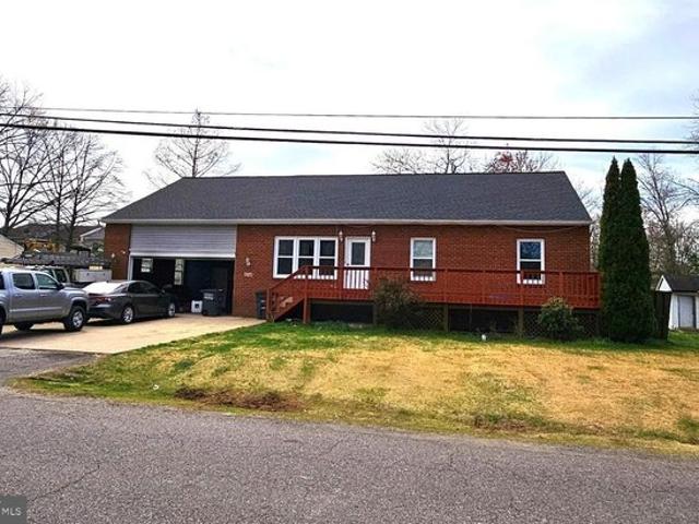 8719 Parkland St, Manassas, VA 20111