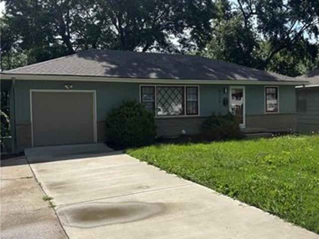 8719 Stark Ave, Kansas City, MO 64138
