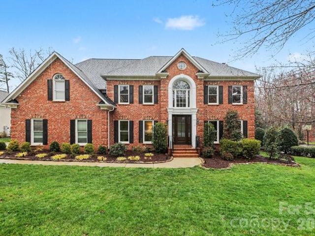 8710 Oakthorpe Dr, Charlotte, NC 28277