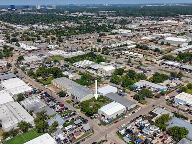 8710 Daffodil St, Houston, TX 77063
