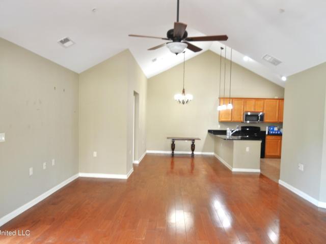 8710 Parkview Oaks Circle