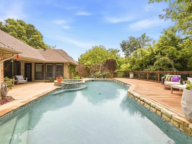 8710 Sanshire Ave, Dallas, TX 75231