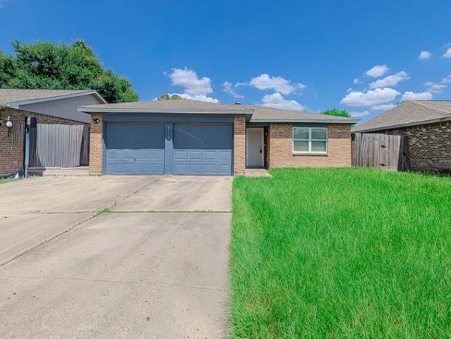 8710 Valley Flag Dr, Houston, TX 77078