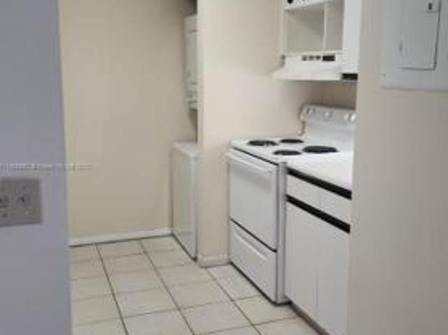 8710 3rd St SW #201, Pembroke Pines, FL 33025
