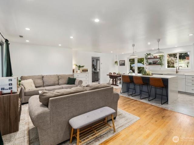 8711 NE 140th St, Kirkland, WA 98034 | MLS #2505 | Compass