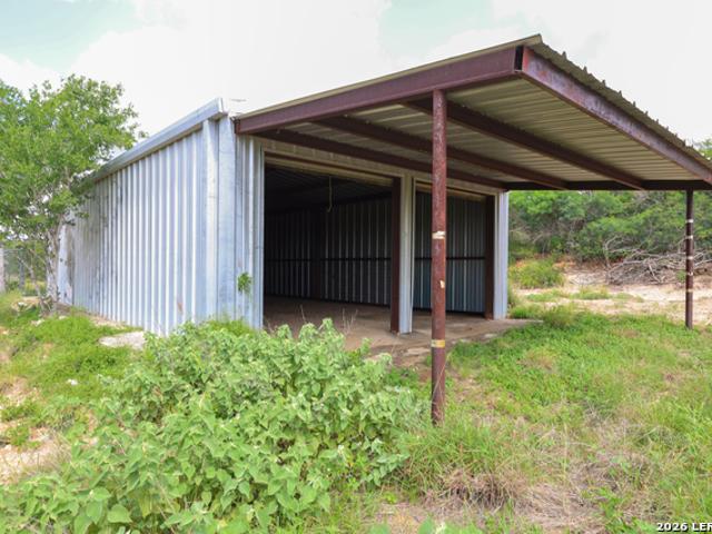 8711 County Road 1301