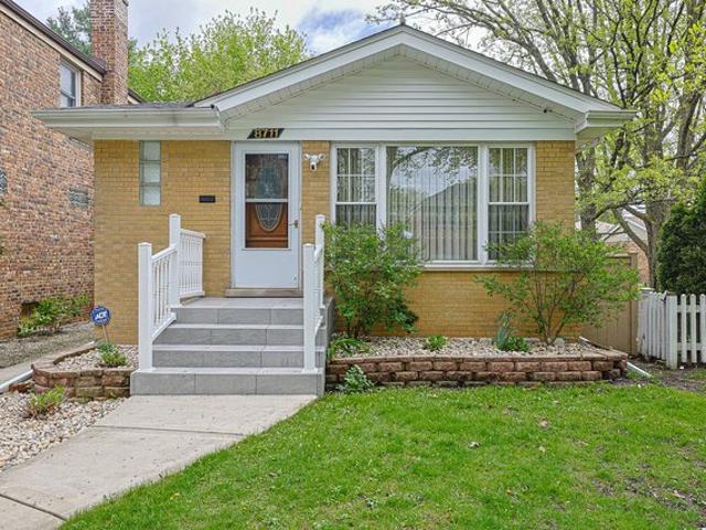 8711 Hamlin Ave, Skokie, IL 60076