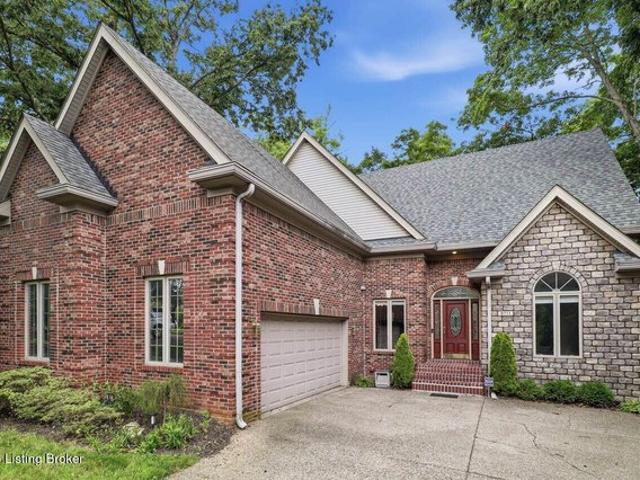 8711 Kings Lynn Ln, Louisville, KY 40220