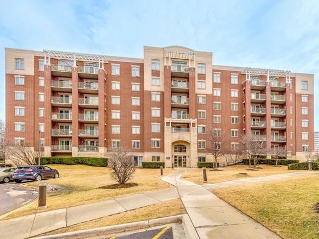8711 W Bryn Mawr Ave Apt 501, Chicago, IL 60631