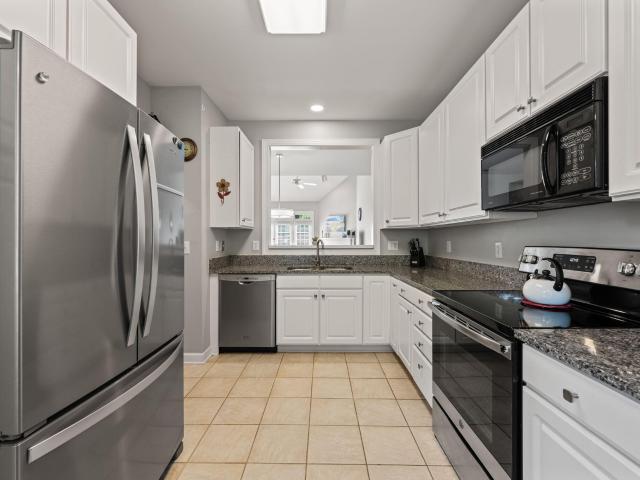 8712 Compass Lane