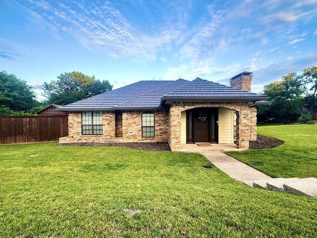 8712 Lake Country Dr, Fort Worth, TX 76179