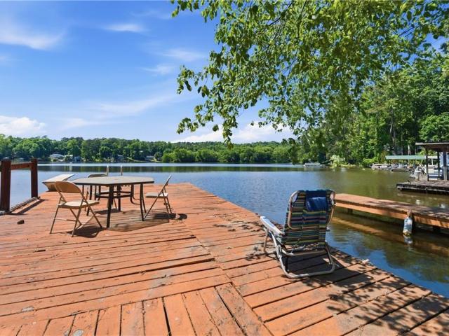 8712 Lake Drive