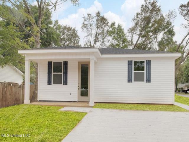 8713 Barnacle Blvd, Ocean Springs, MS 39564