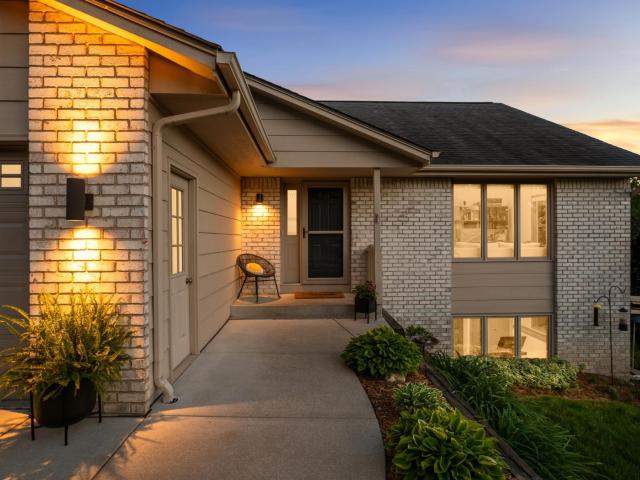 8713 Lakeview Circle