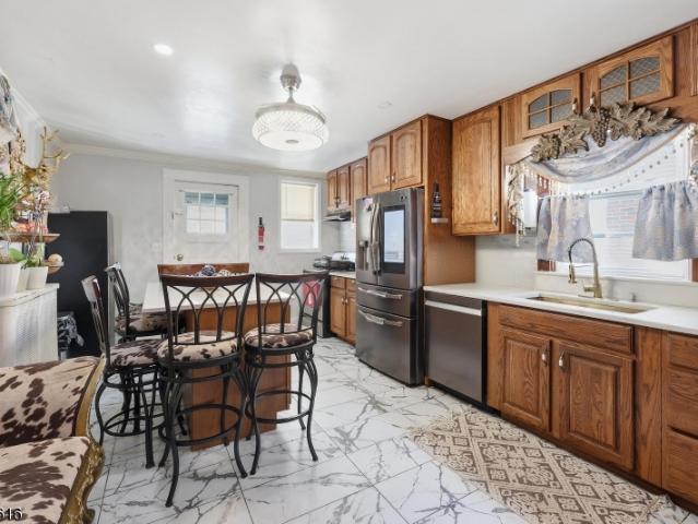 871 Colonia Rd
