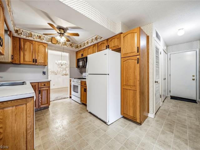 871 Cranbrook Drive