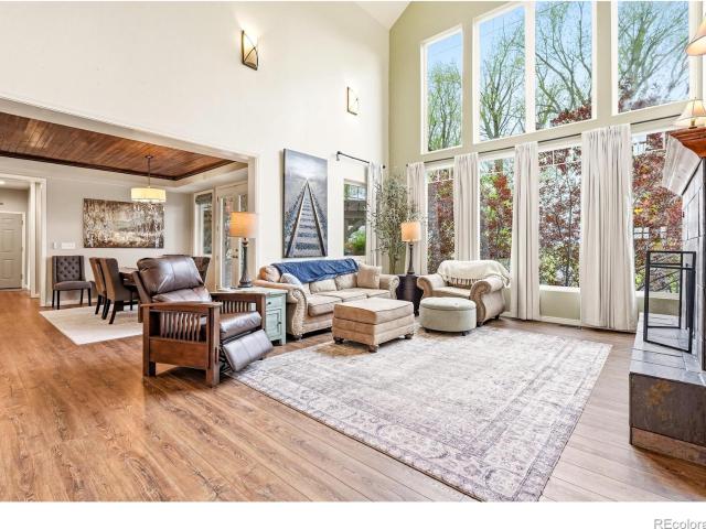 871 Bluebird Lane