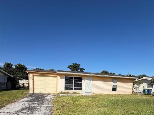 871 Lake McGregor Dr, Fort Myers, FL 33919 | MLS #2026008 | Compass