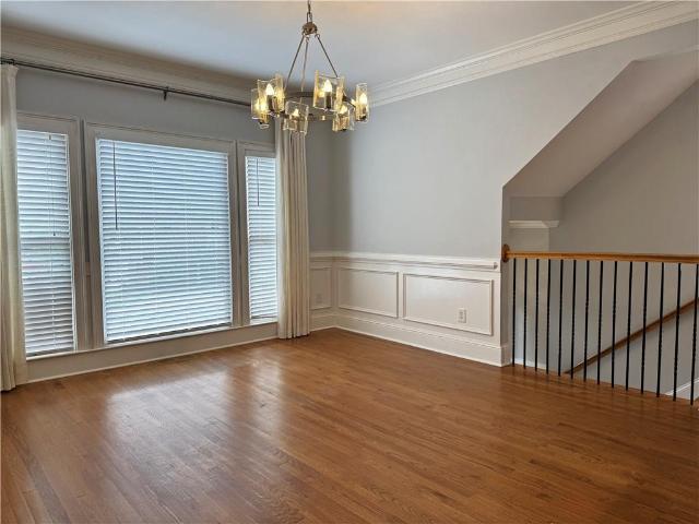 871 Lenox Ct NE