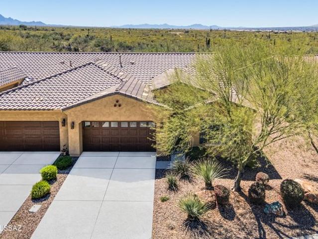 871 N Broken Hills Dr, Green Valley, AZ 85614