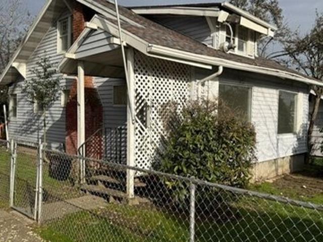 871 S 45th St, Tacoma, WA 98418