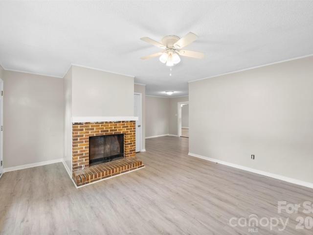 871 Rolling Green Drive