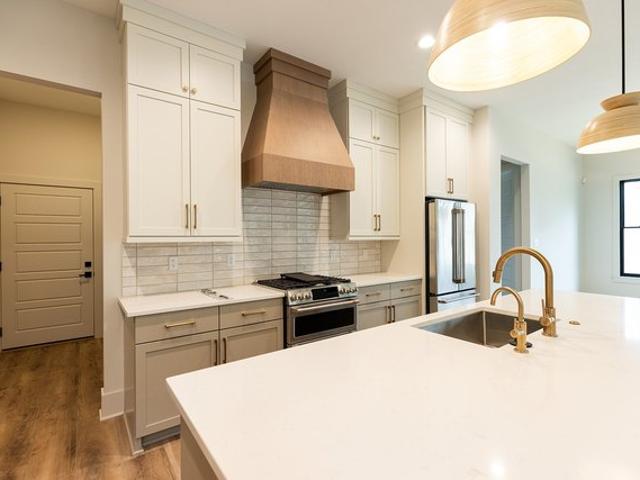 871 Rosemary Gdns, Carmel, IN 46032