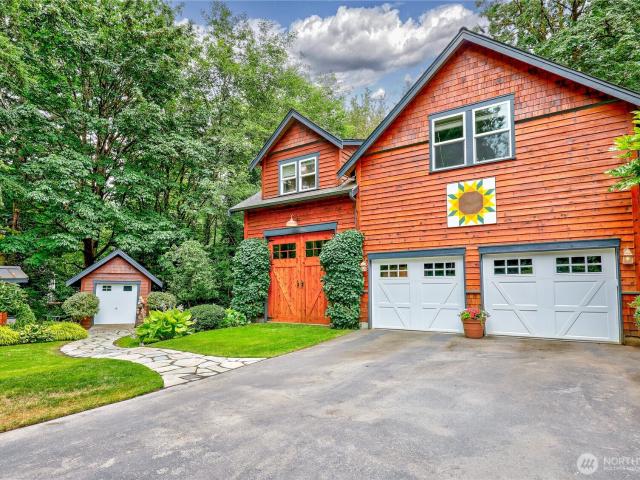 8724 NE Laughing Salmon Lane