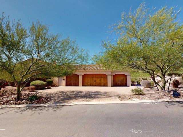8724 e regina circle